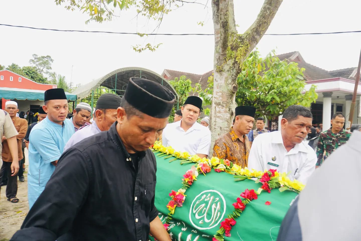 Abang Kandung Berpulang, Bupati Sergai Sangat Berduka – Mediacenter Abang Kandung Berpulang, Bupati Sergai Sangat Berduka – Mediacenter
